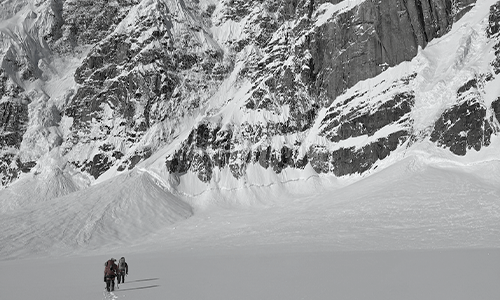 SAM HENNESSEY & MICHAEL GARDNER - OUVERTURE AU MONT HUNTER – Samaya